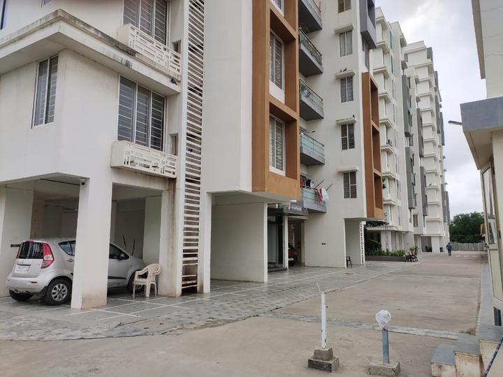 2 BHK 1050 Sqft Flat for sale at New Alkapuri, Vadodara | Property ID - 9874248