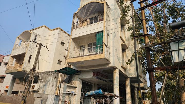 1980 Sqft 2.5 BHK Penthouse for sale in Parth Avenue | Old Padra Road ...