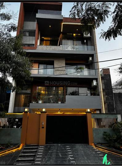 9 BHK 10000 Sqft Independent House for sale at Sector 122, Noida ...
