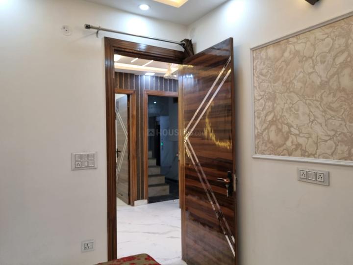 3 BHK 900 Sqft Flat for sale at Matiala, New Delhi | Property ID - 14487518