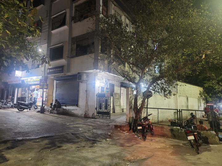 900 sq.ft Warehouse for rent in Umarwada, Surat | ID - 100267067